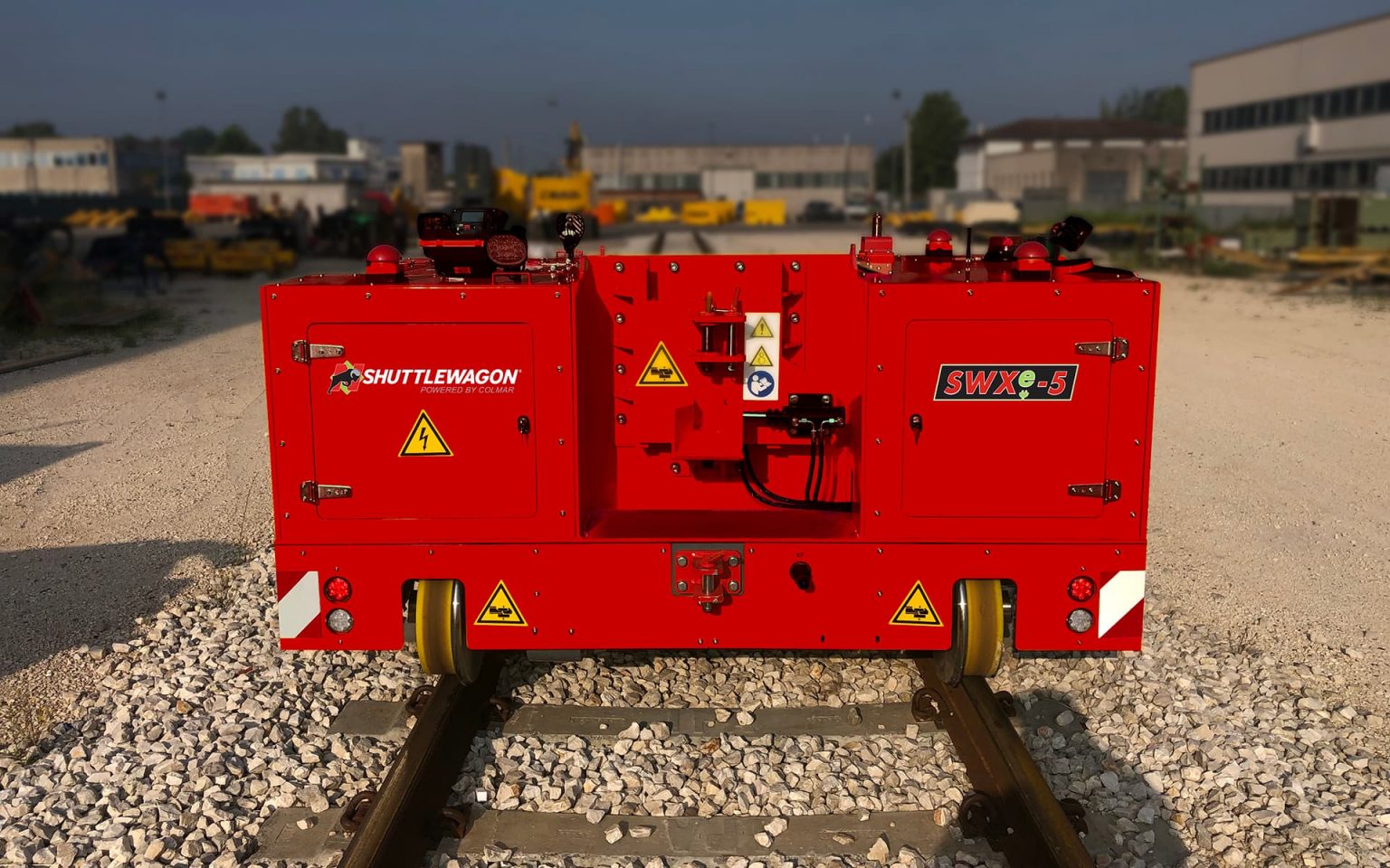 SWXe Compact Electric Railcar Movers - ShuttleWagon