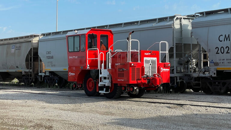 Wabtec Launches the Next-Generation Railcar Mover – the Commander NXT ...